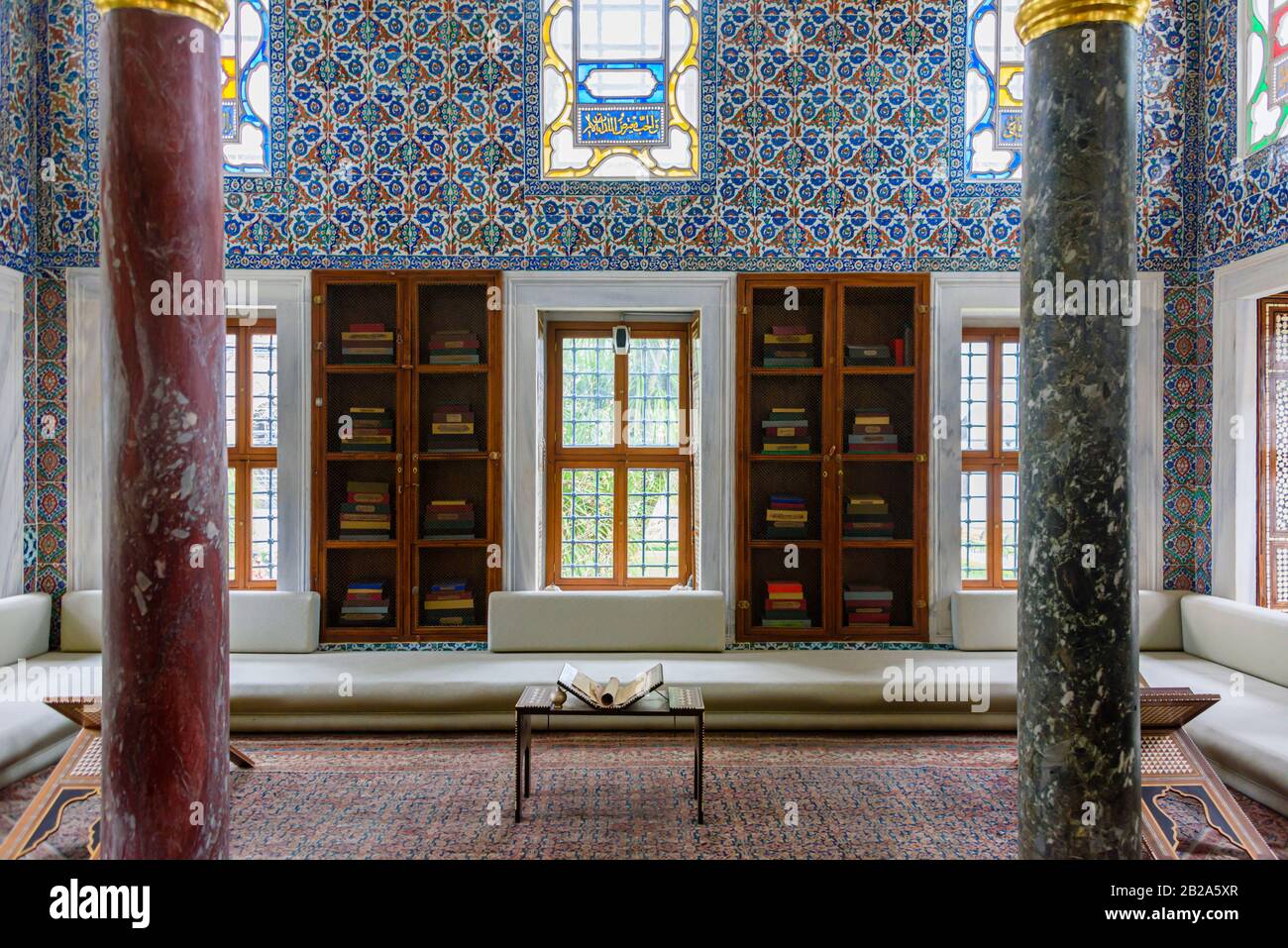 Arabic Window High Resolution Stock Photography and Images - Alamy