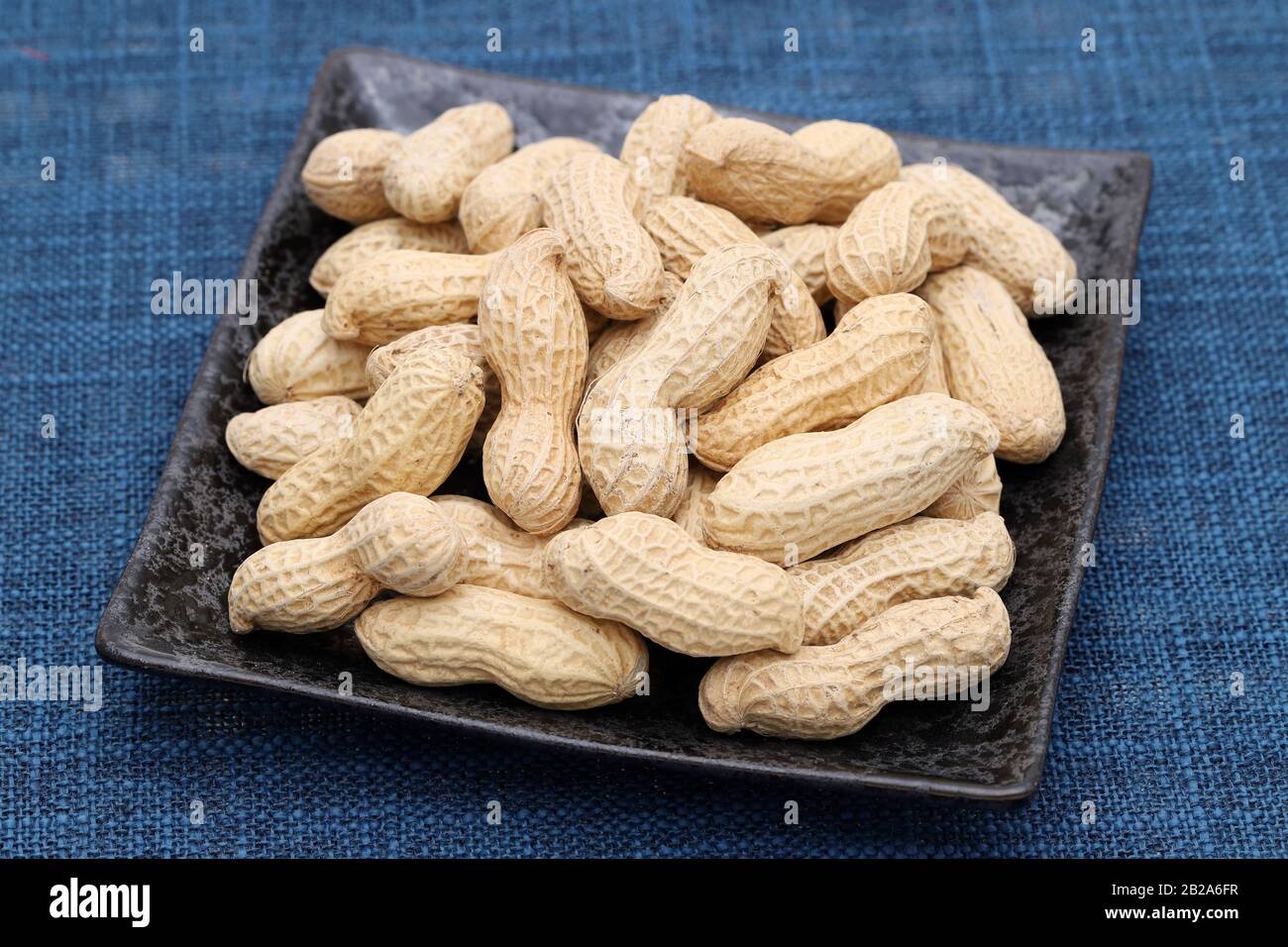 Peanuts in shell hi-res stock photography and images - Alamy