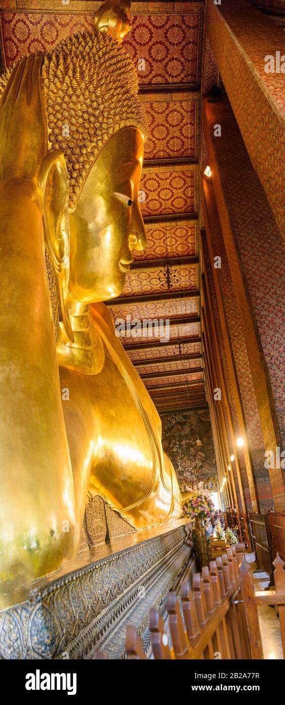 The world's oldest golden reclining Buddha at Wat Pho, Bangkok ...