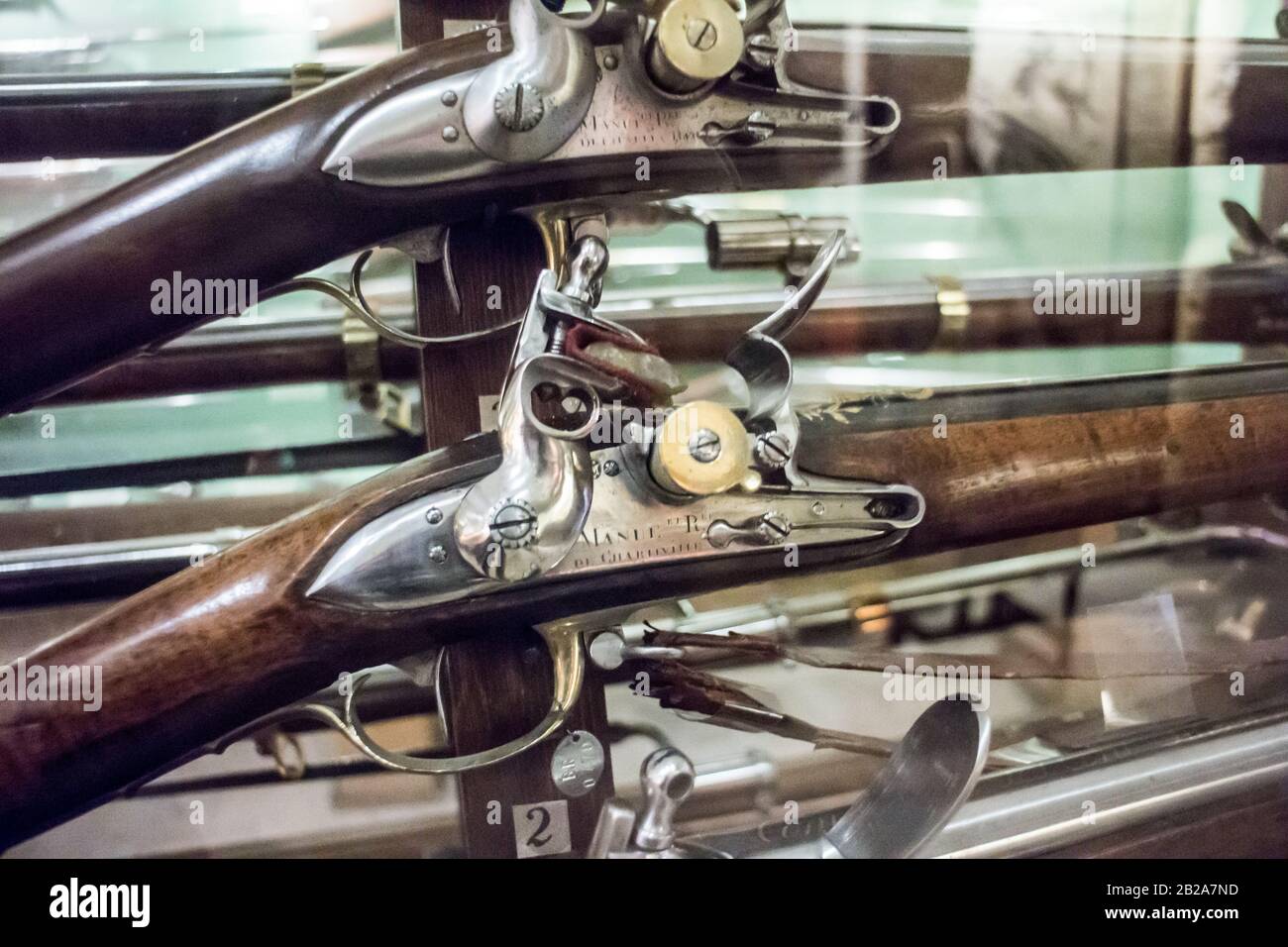 Medieval rifles hi-res stock photography and images - Alamy