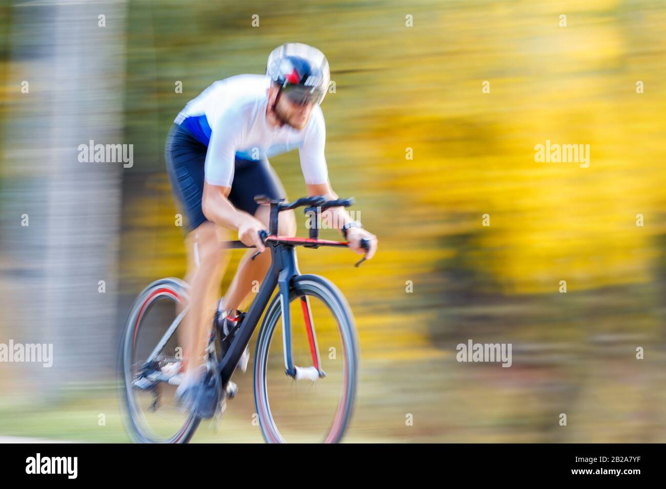Moving movement ride rider riding bike biker hi-res stock photography ...
