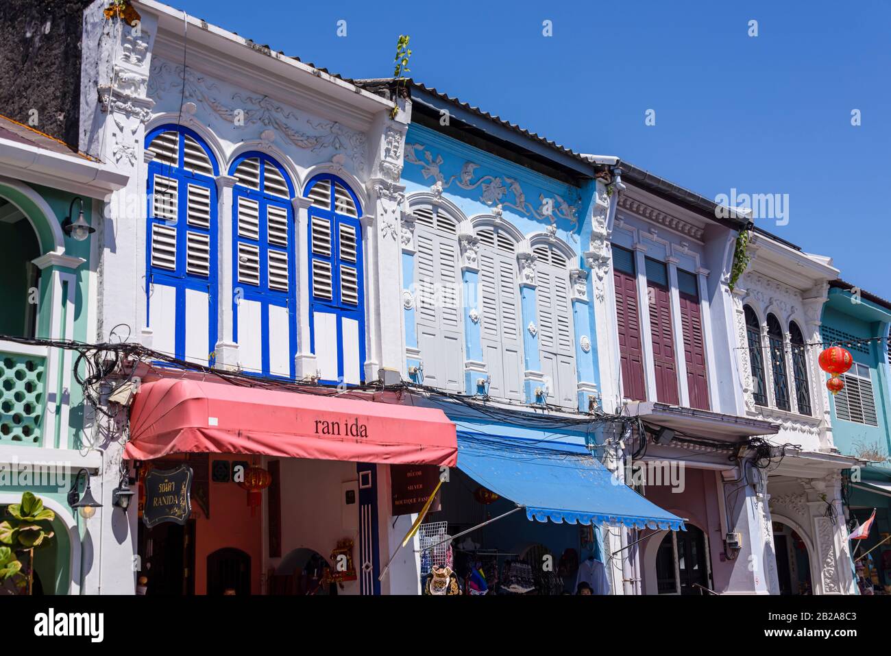 Apartment above store hi-res stock photography and images - Alamy