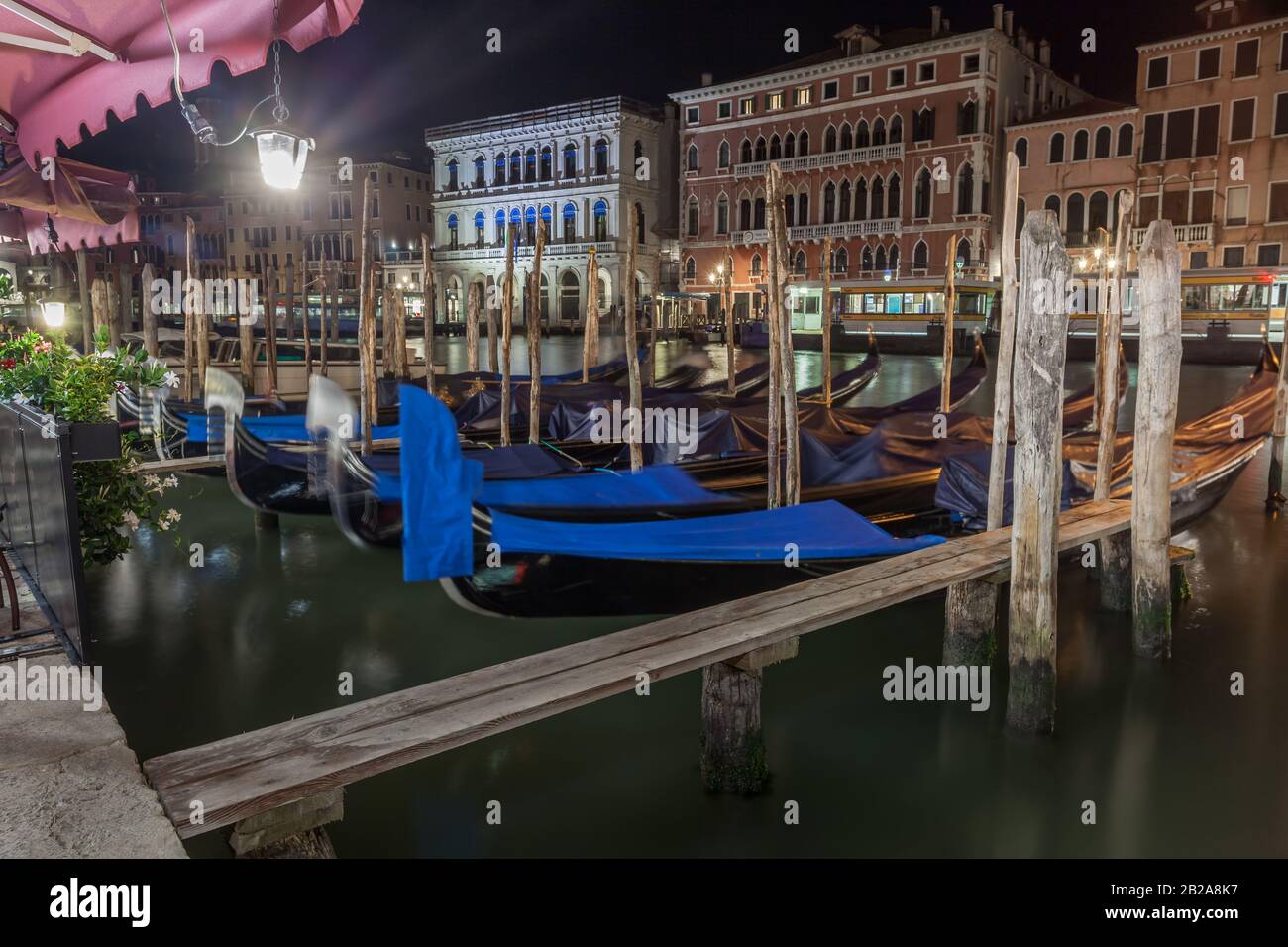 Medieval docks hi-res stock photography and images - Alamy