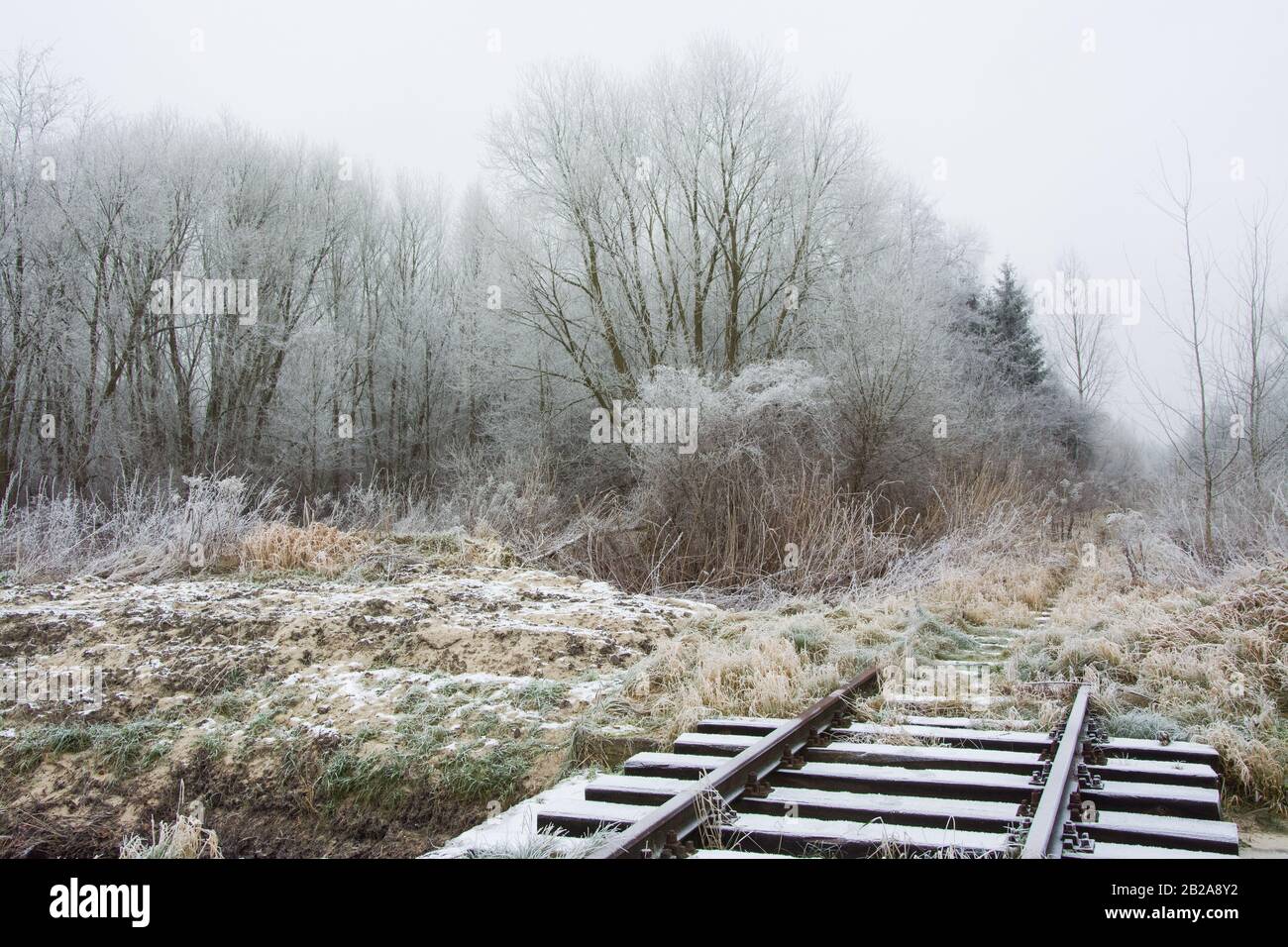 White frosted railway hi-res stock photography and images - Alamy