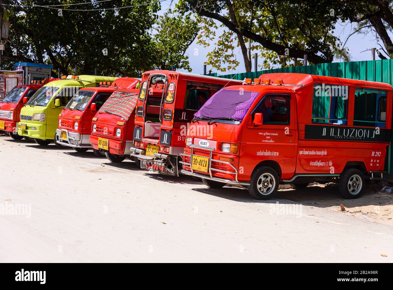 Tuk tuks tuk tuks taxi hi-res stock photography and images - Alamy
