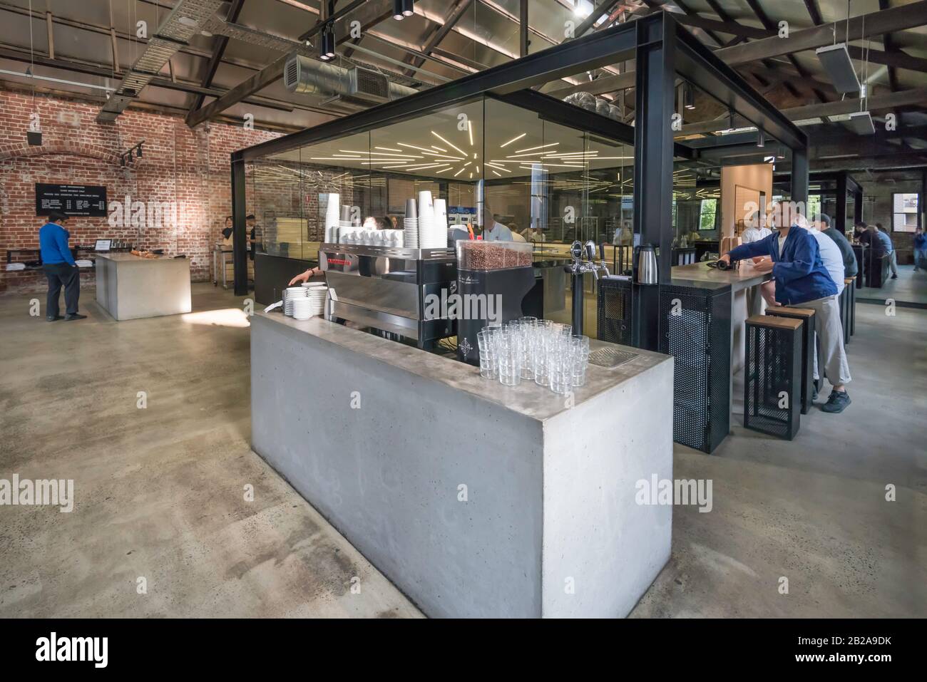 Lune croissanterie hi-res stock photography and images - Alamy