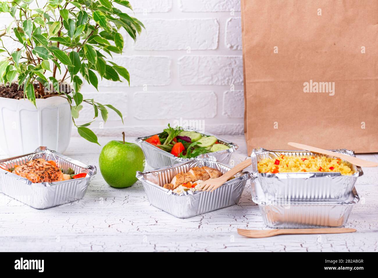 Food delivery concept. Lunch in container Stock Photo - Alamy