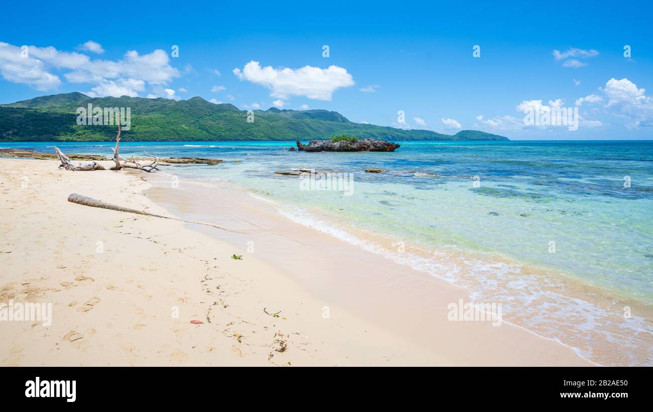 Idyllic tropical white sandy beach in Rincon, sunny day in Samana ...