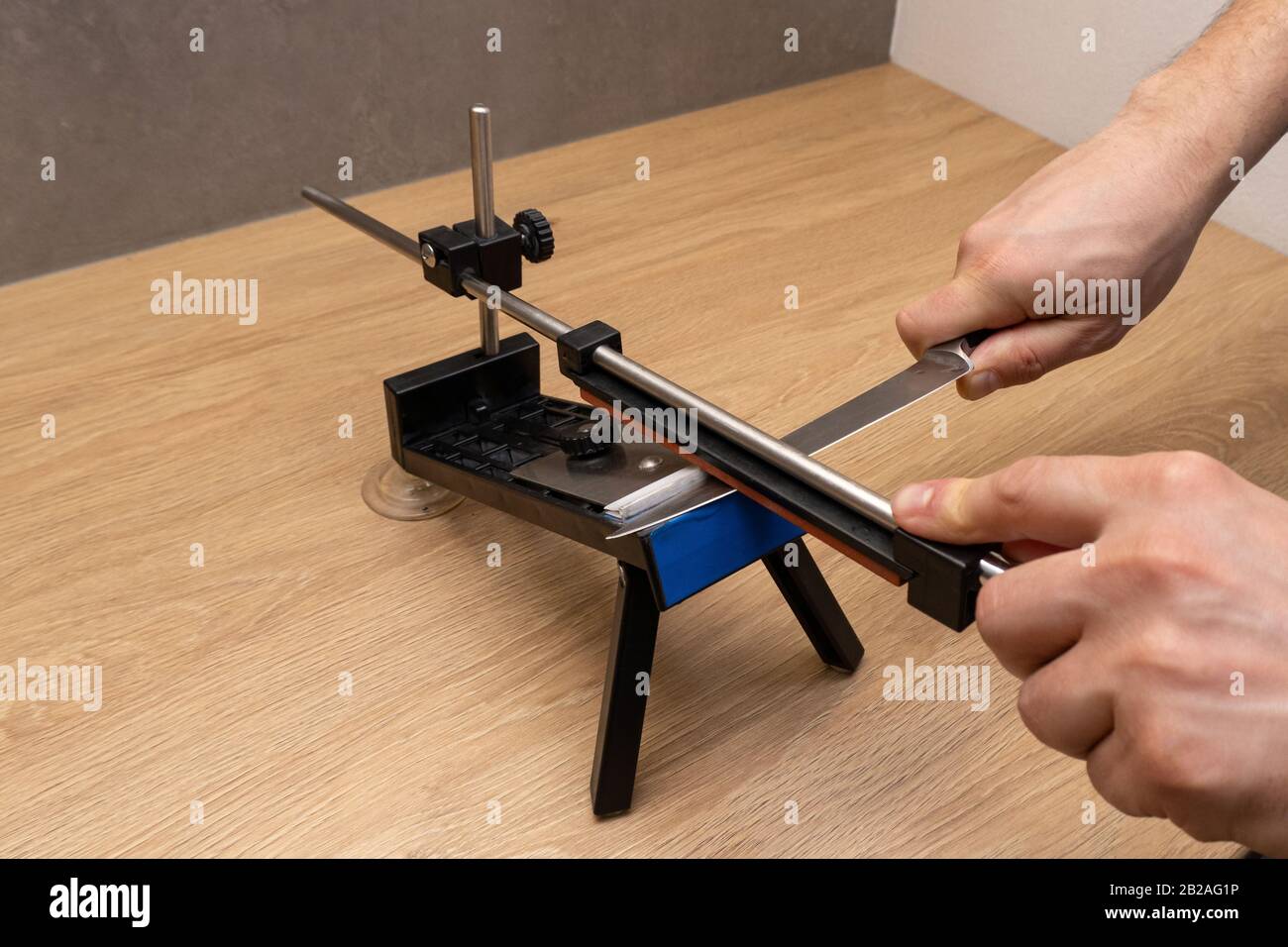 Sharpen knife hi-res stock photography and images - Alamy