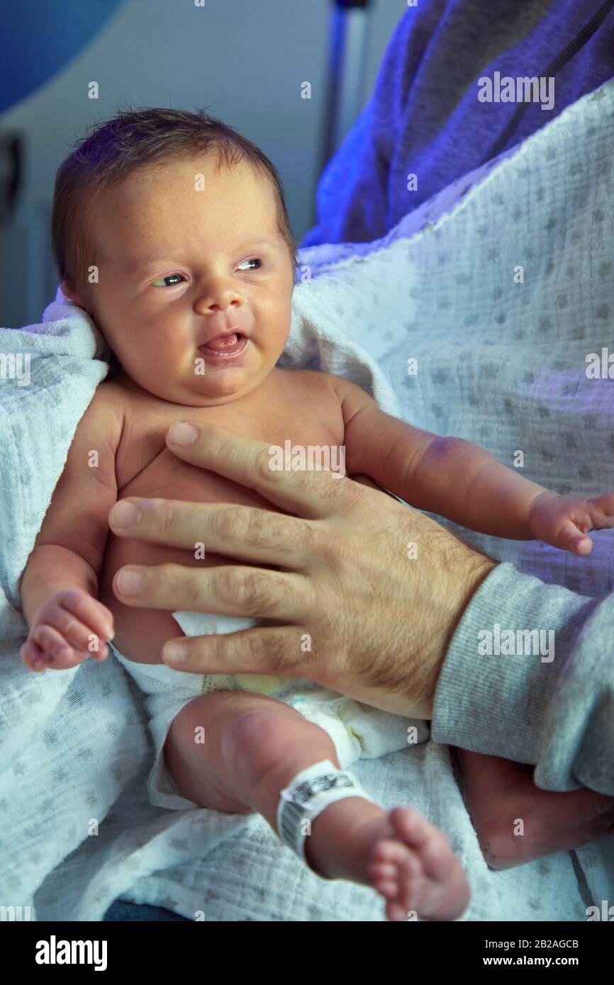 Newborn intensive care unit hi-res stock photography and images - Alamy