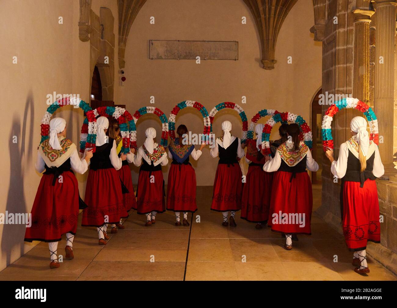 Group dancer hi-res stock photography and images - Alamy