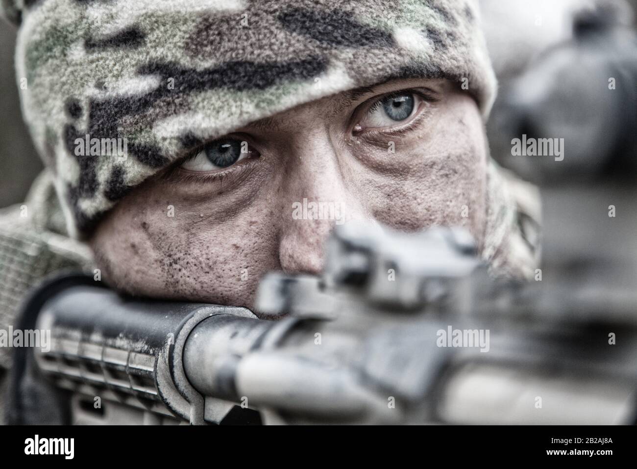 Young soldier with rifle hi-res stock photography and images - Alamy