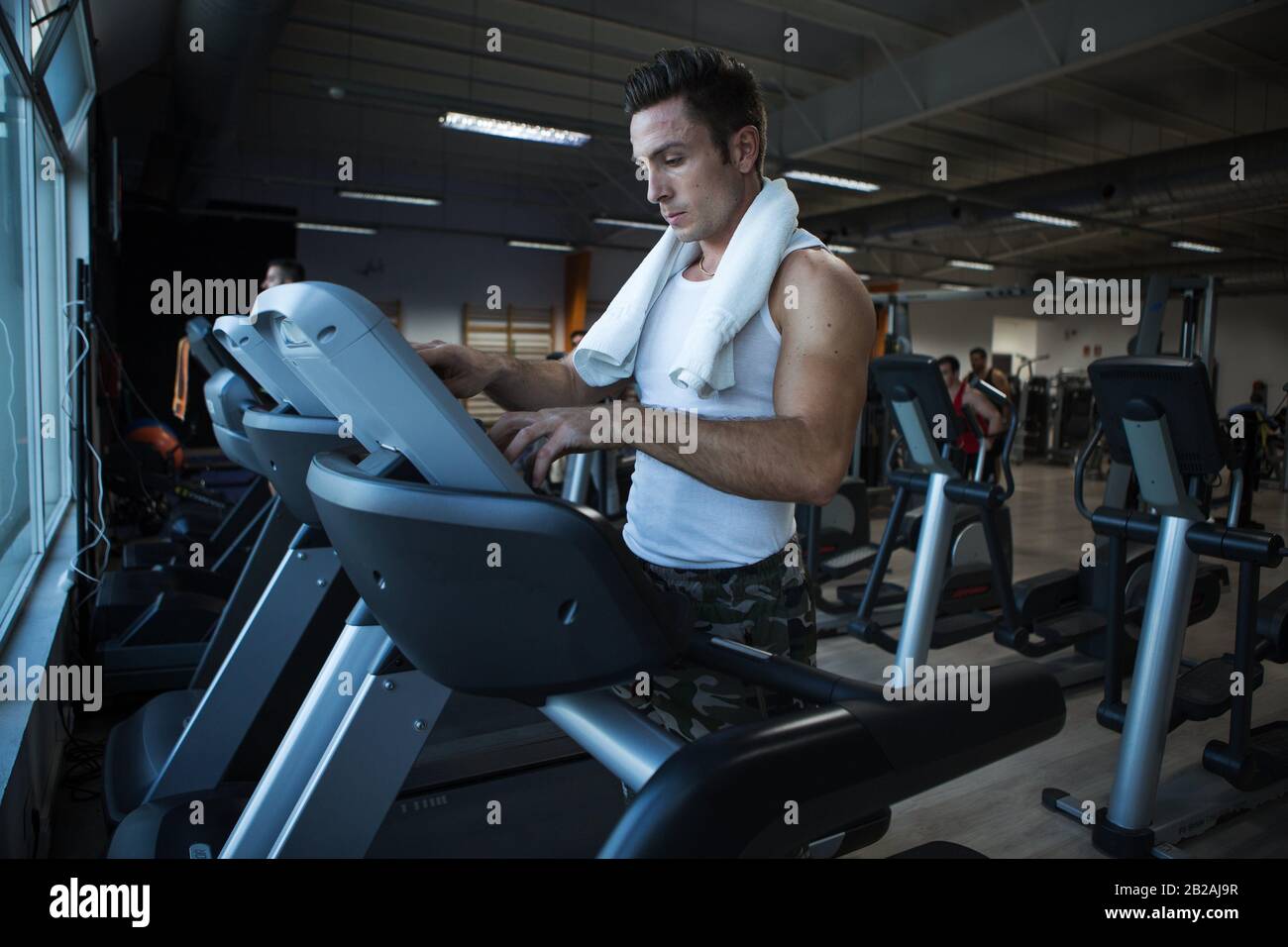 Male gym training hi-res stock photography and images - Alamy