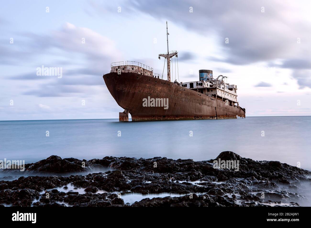 Oil tanker ice ocean hi-res stock photography and images - Alamy