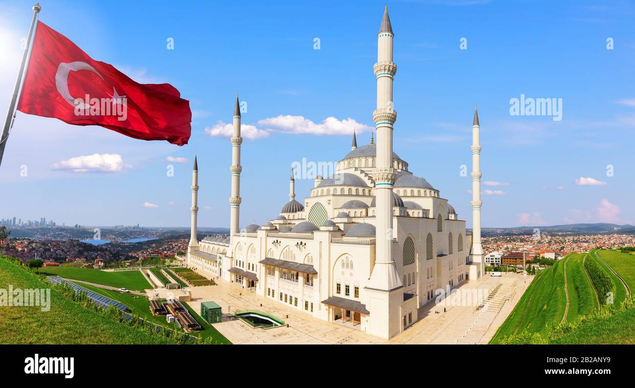The blue mosque and turkish flag hi-res stock photography and images ...