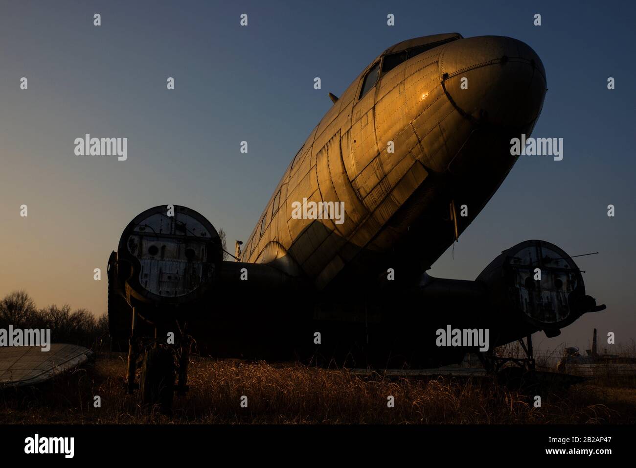 Airplane junkyard hi-res stock photography and images - Alamy