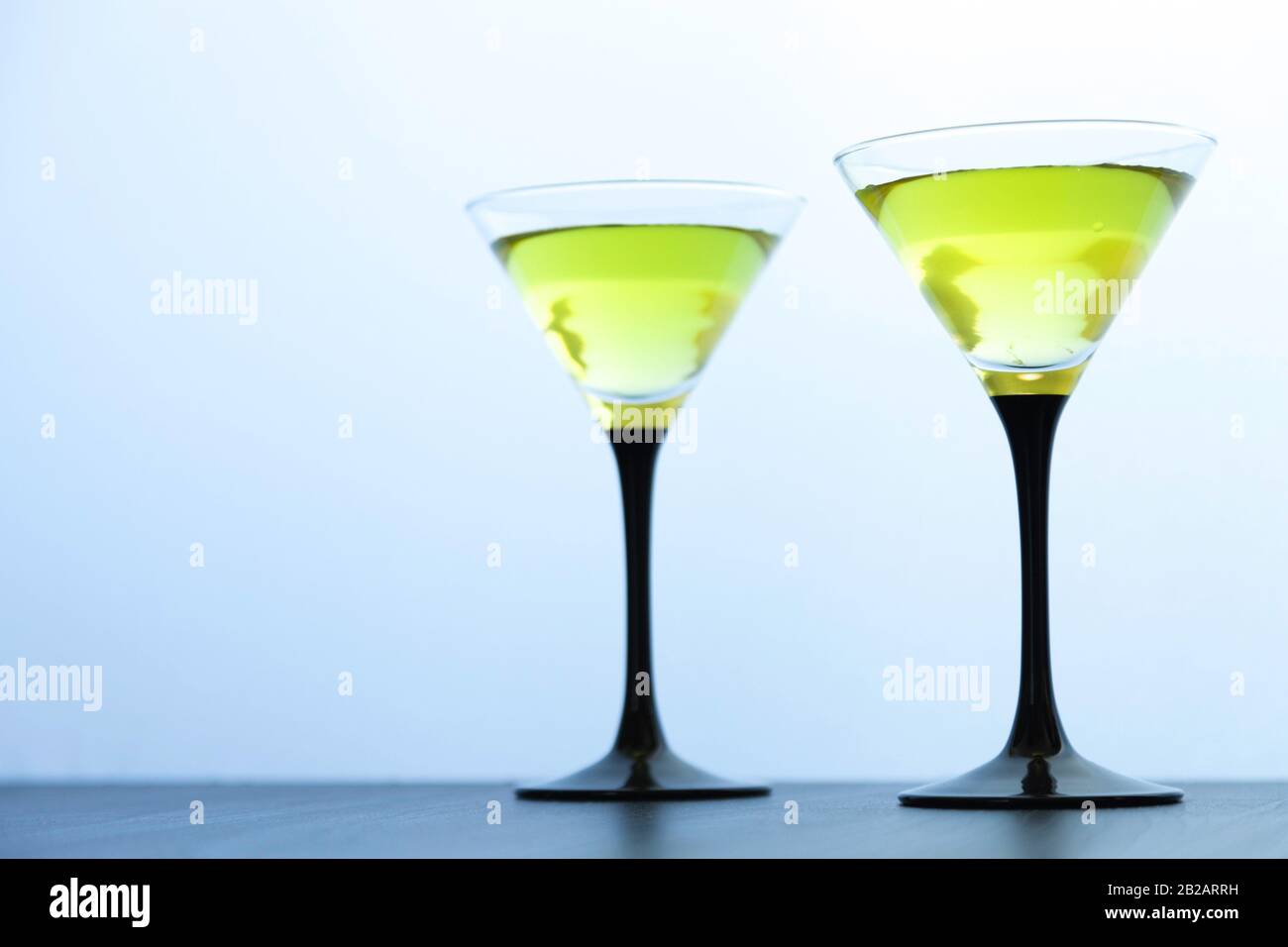 Two martini cocktails hi-res stock photography and images - Alamy