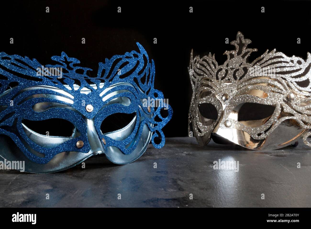 Dark blue backgrounds hi-res stock photography and images - Alamy