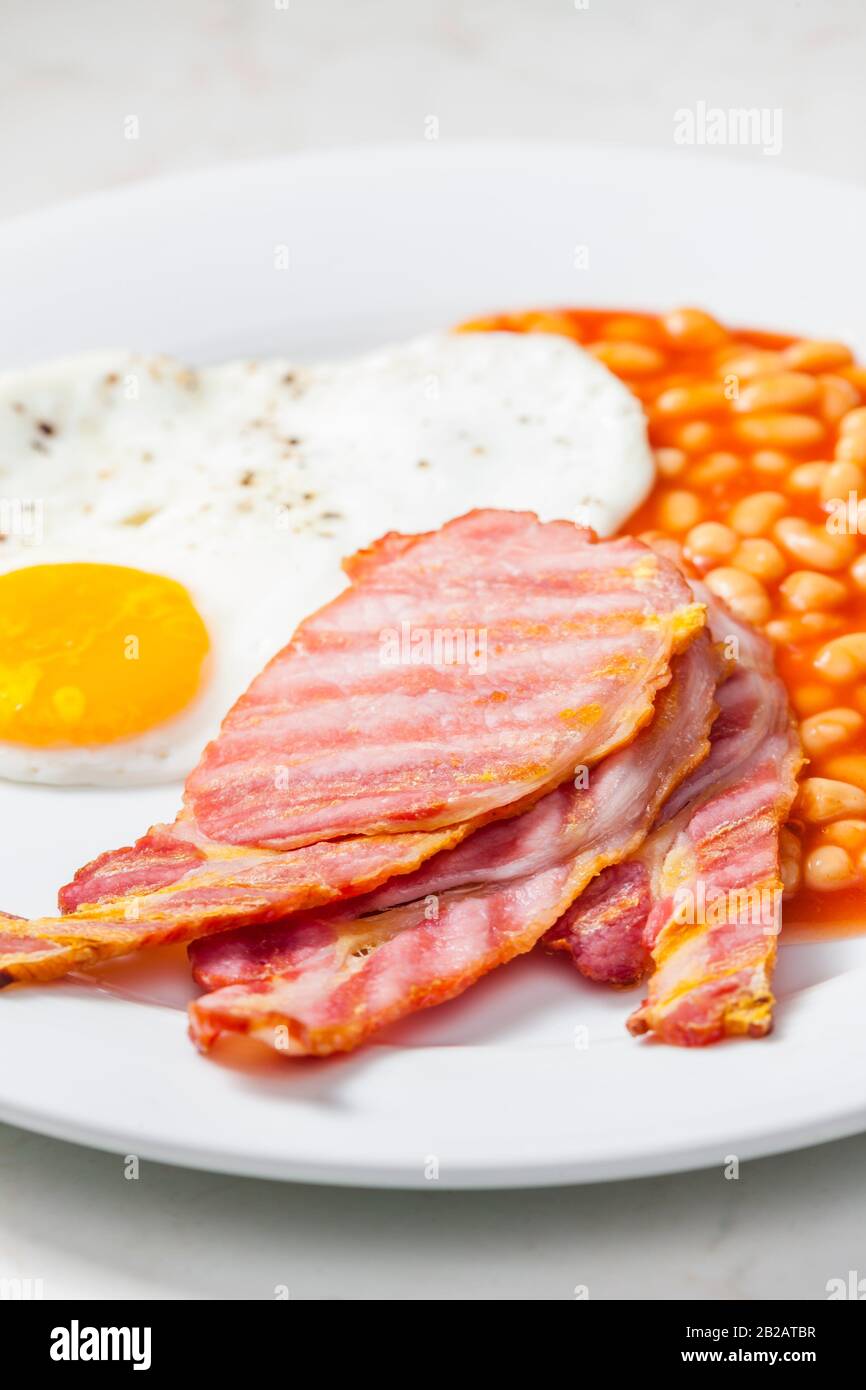 English breakfast egg bacon hi-res stock photography and images - Alamy