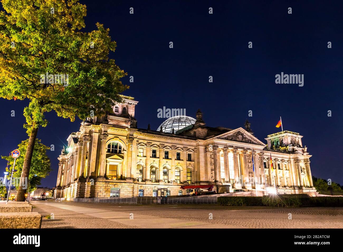 Berlin germany tourist attractions hi-res stock photography and images ...