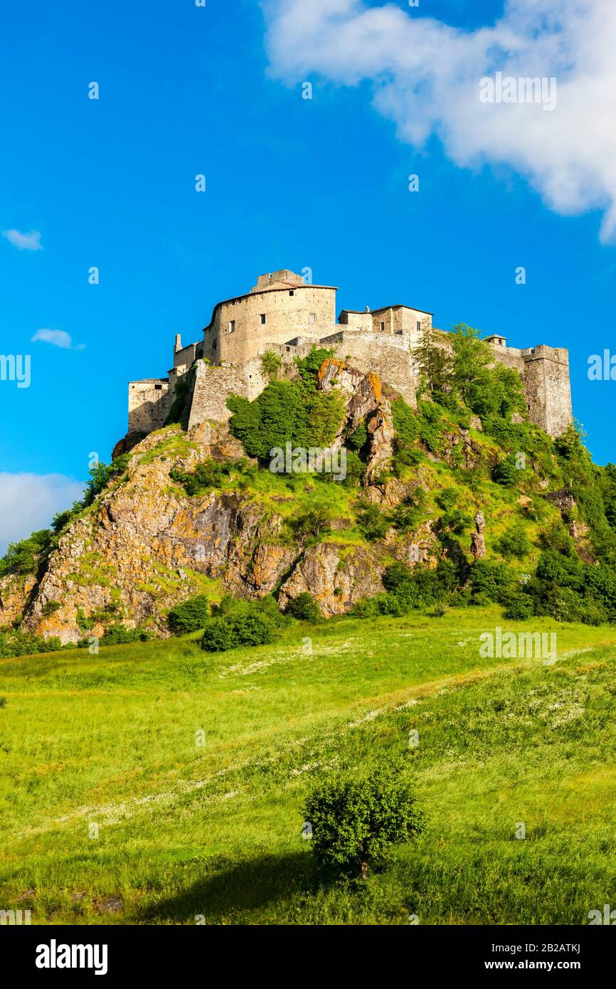 Bardi Castle High Resolution Stock Photography and Images - Alamy