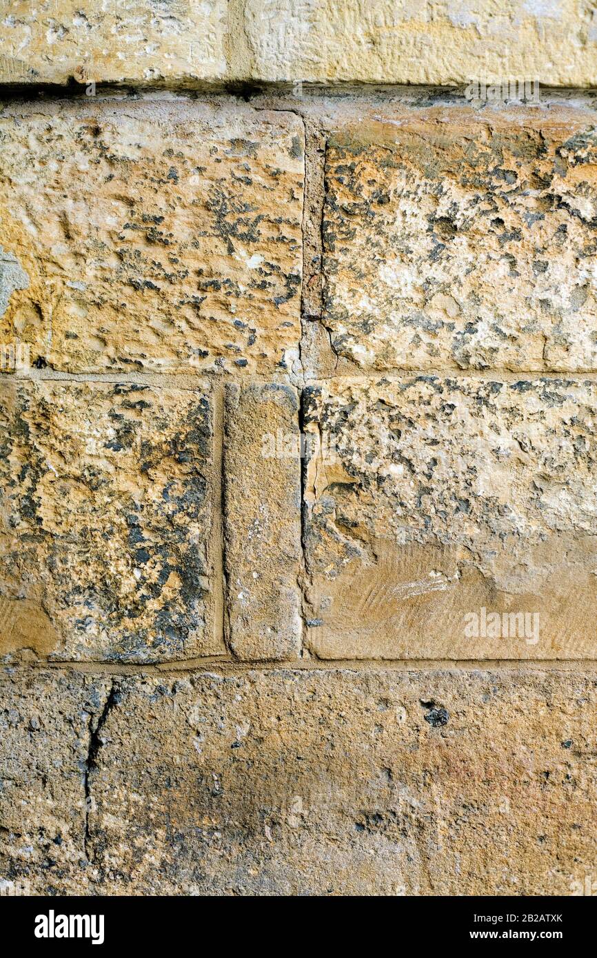 Boulder wall mortar hi-res stock photography and images - Alamy