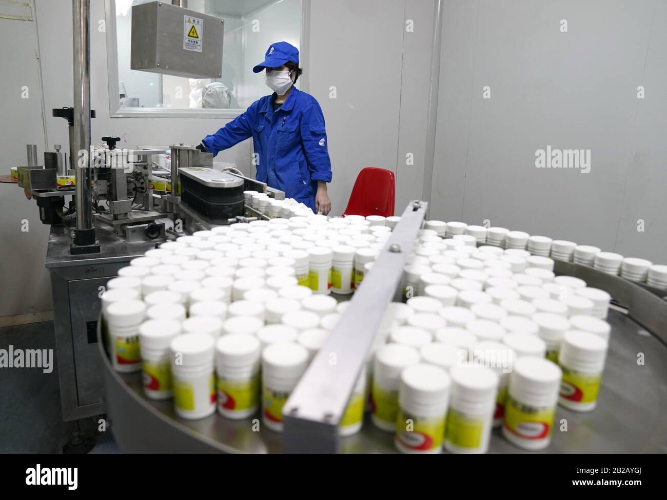 Chewable tablets hi-res stock photography and images - Alamy