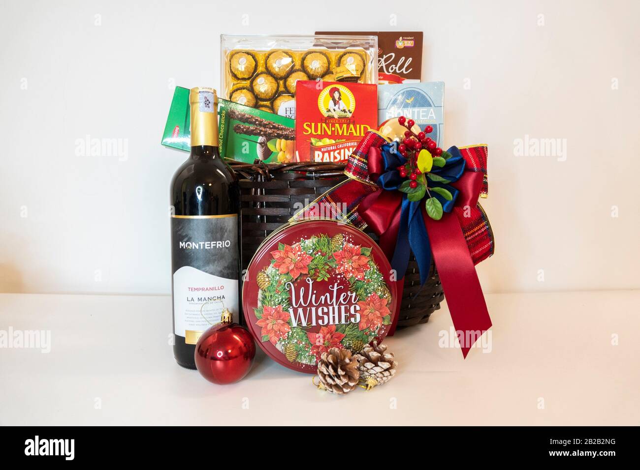 Gift Hamper High Resolution Stock Photography and Images - Alamy
