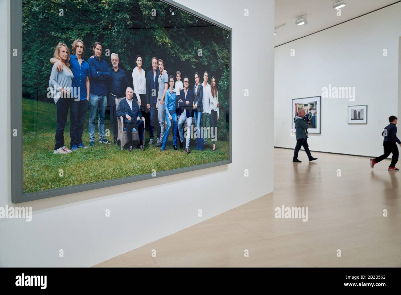 Family portraits hi-res stock photography and images - Alamy