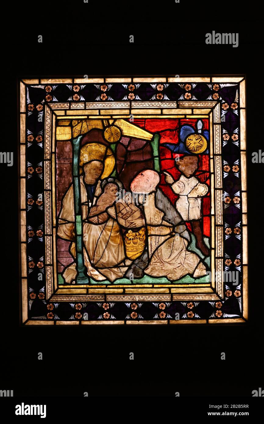 Adoration magi stained glass window hi-res stock photography and images ...