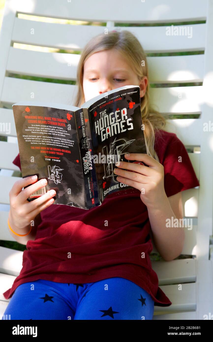 Hunger games book hi-res stock photography and images - Alamy
