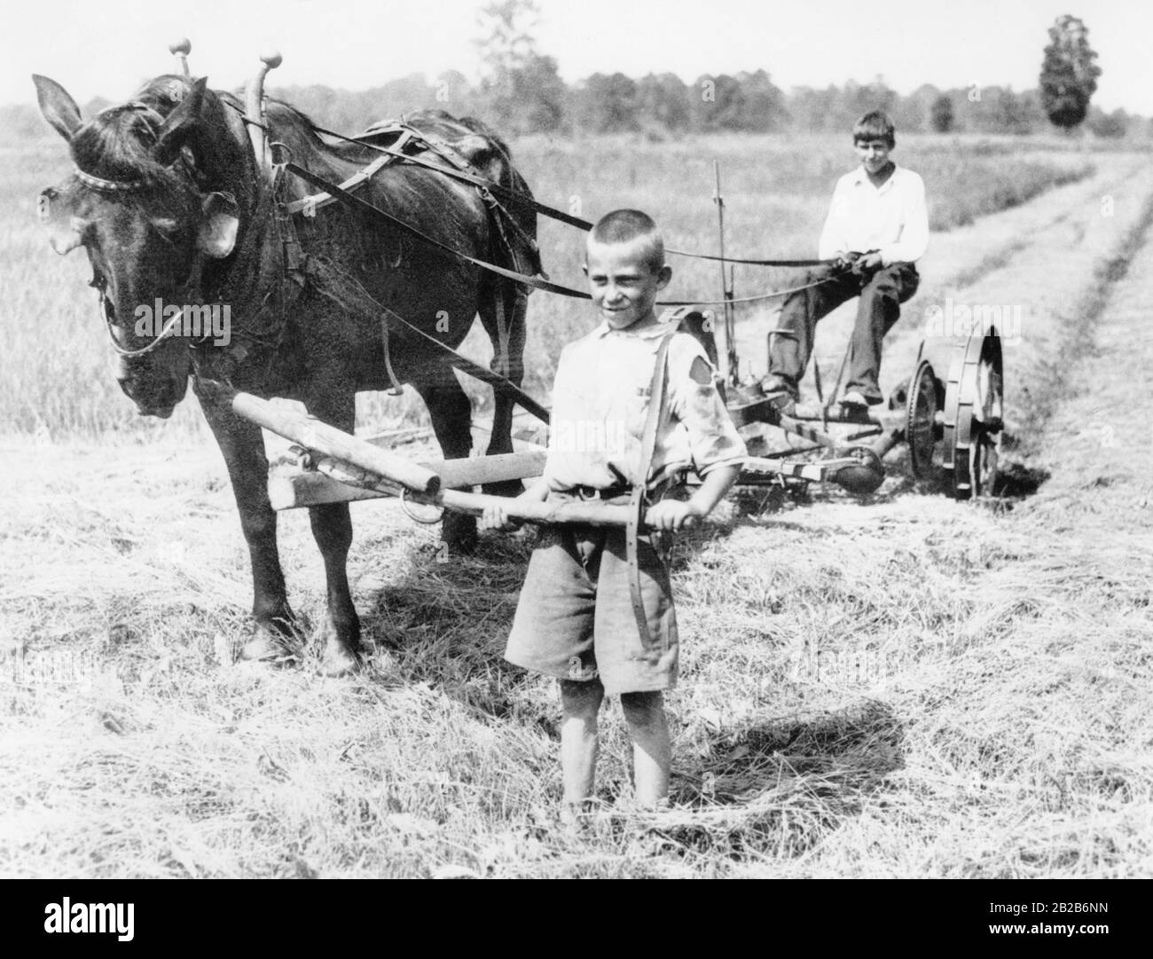 Child work 1930s hi-res stock photography and images - Alamy