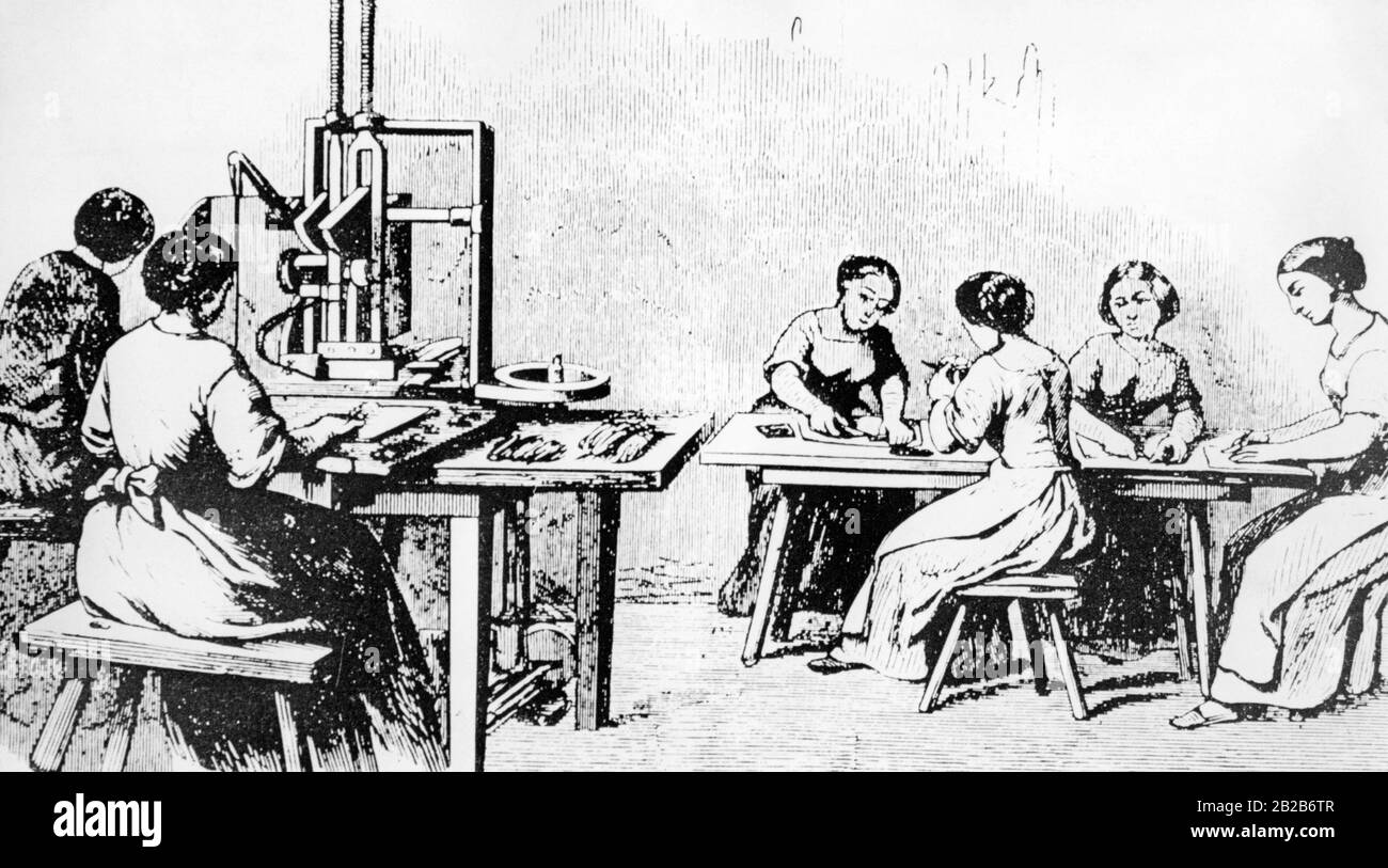 Woman factory workers historical hi-res stock photography and images ...