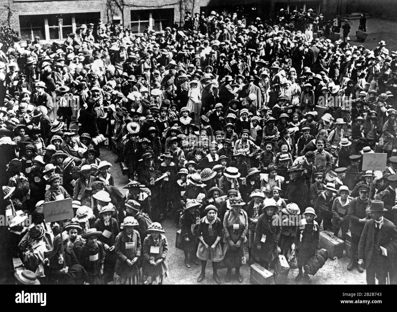School excursion Black and White Stock Photos & Images - Alamy