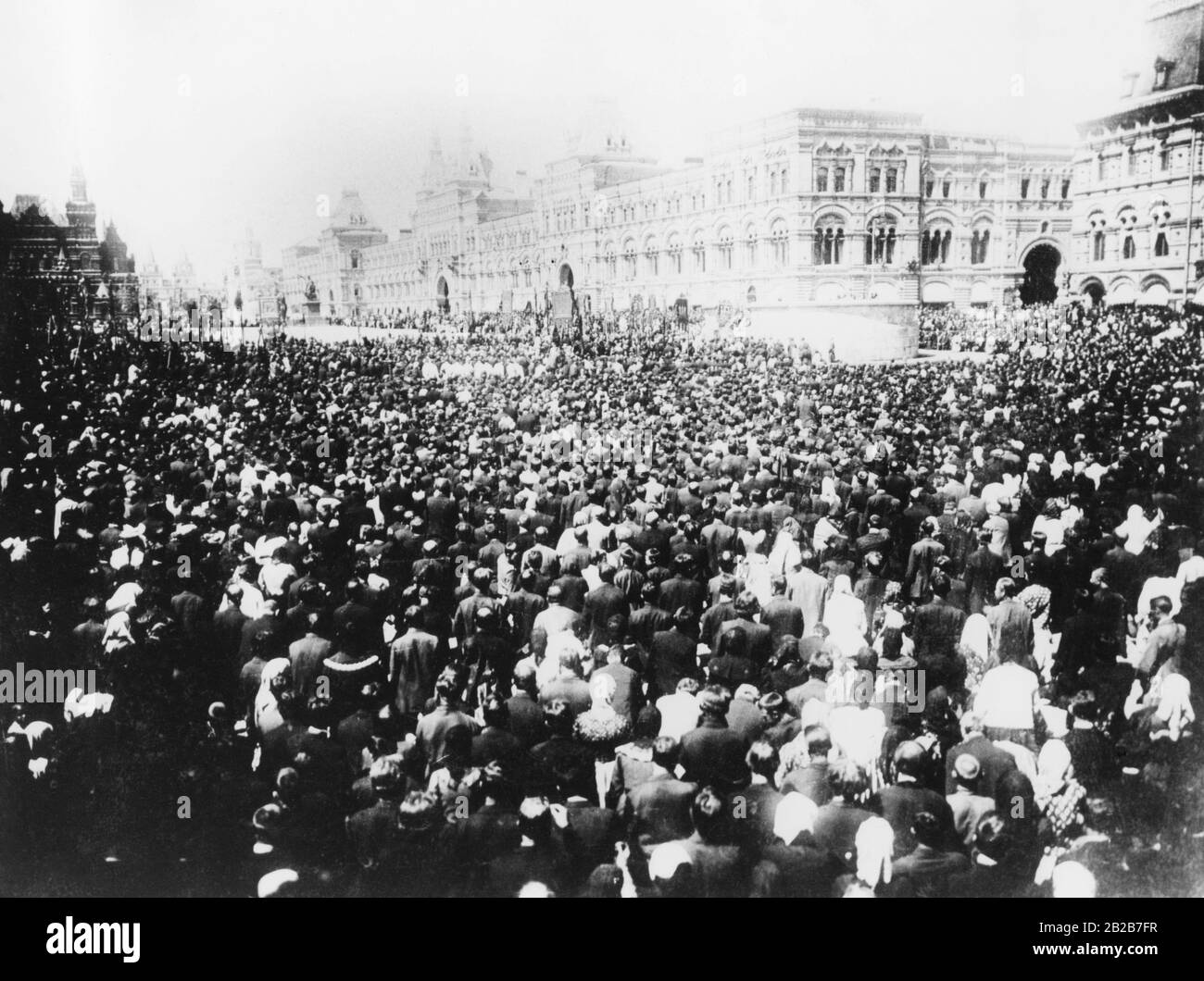 Historical Crowd High Resolution Stock Photography and Images - Alamy
