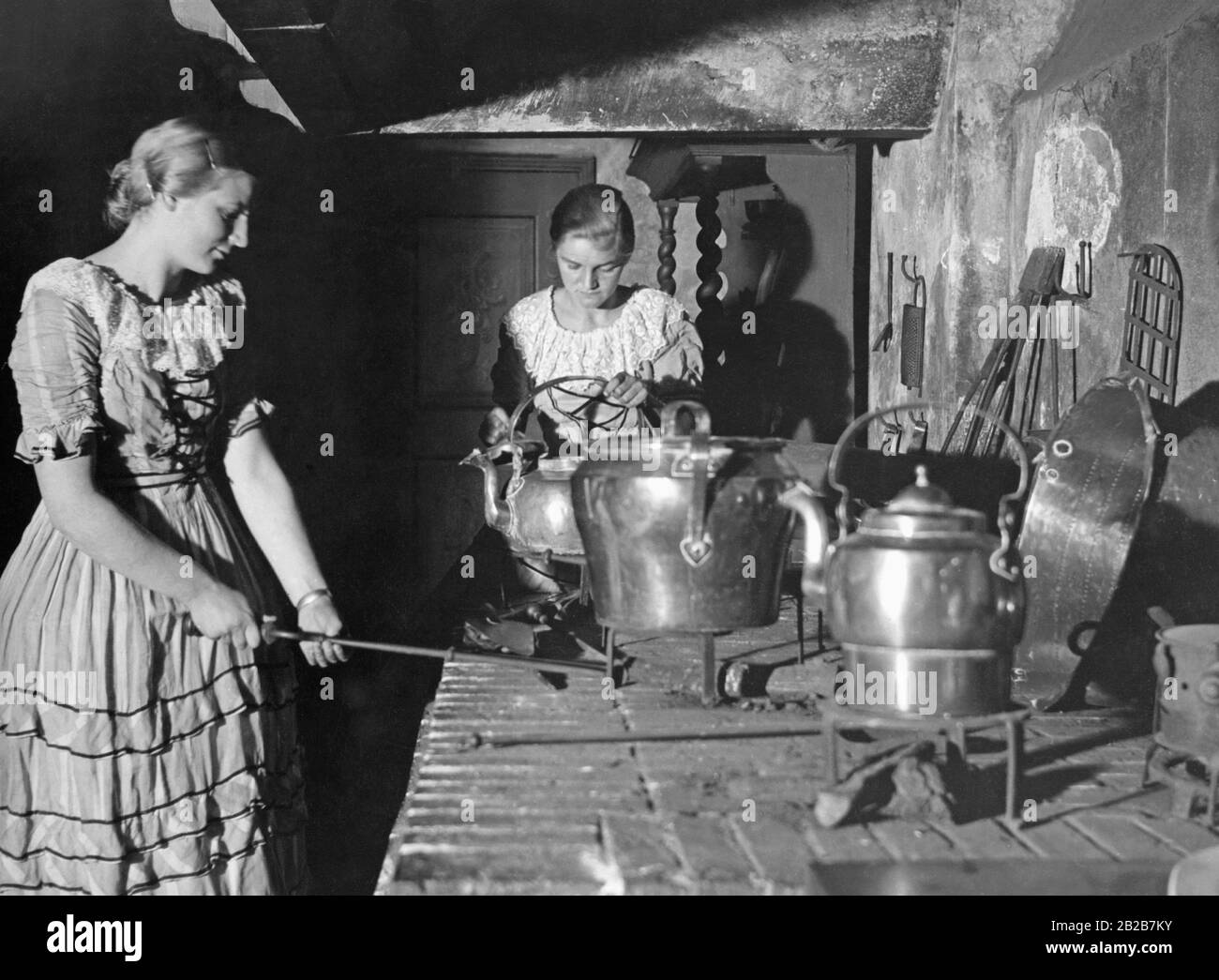 Furniture and utensils used Black and White Stock Photos & Images - Alamy