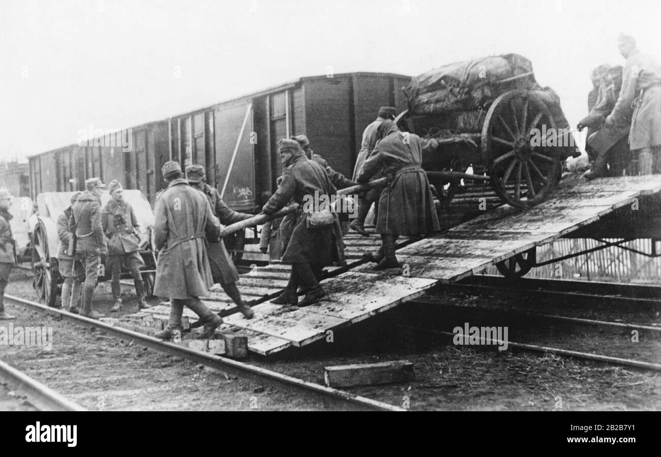 Russia invasion ukraine 1918 hi-res stock photography and images - Alamy