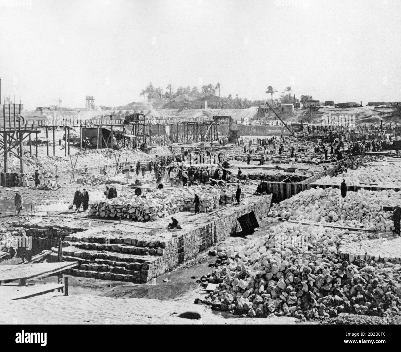 Picture shows building site Black and White Stock Photos & Images - Alamy