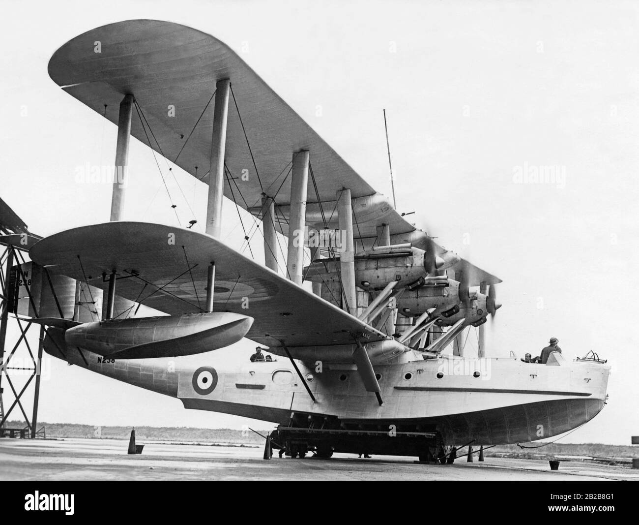 Flying boat 1920s hi-res stock photography and images - Alamy