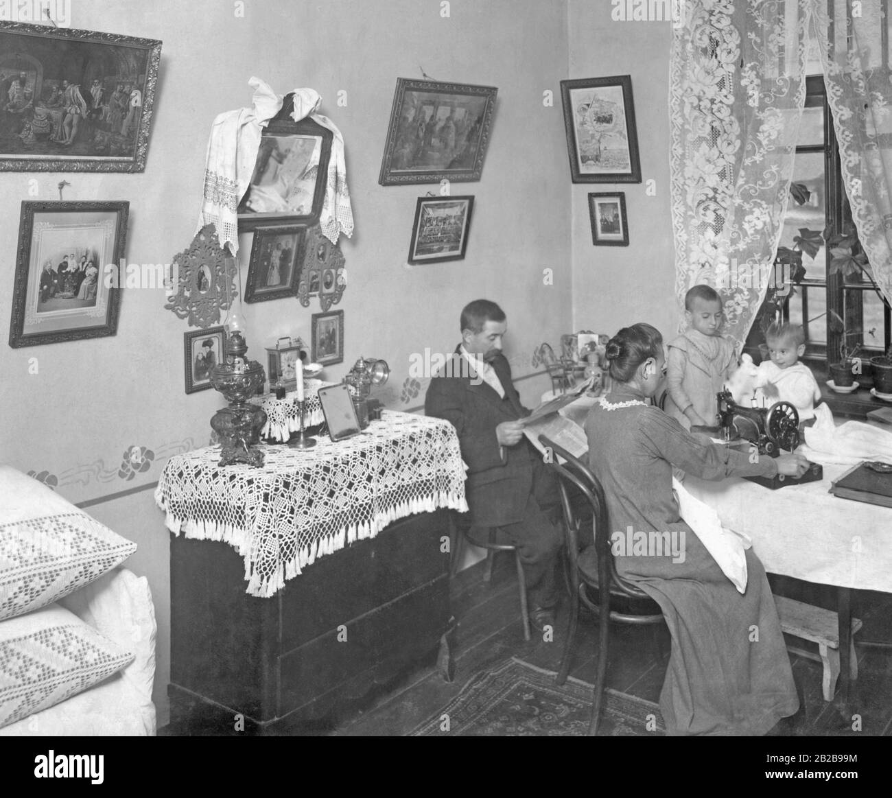 Living room in the household of a German skilled worker in Berlin Stock ...