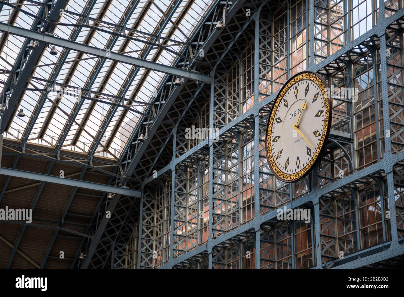Victorian clockface hi-res stock photography and images - Alamy