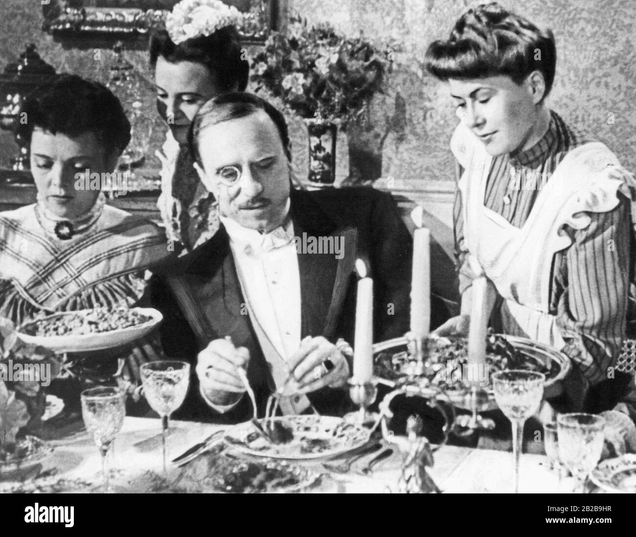 Staff serving food Black and White Stock Photos & Images - Alamy