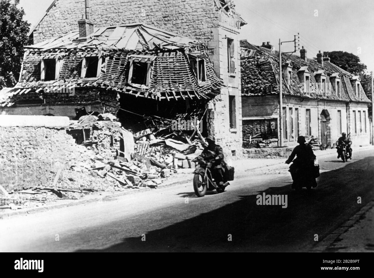 Destroyed house 1940 france hi-res stock photography and images - Alamy