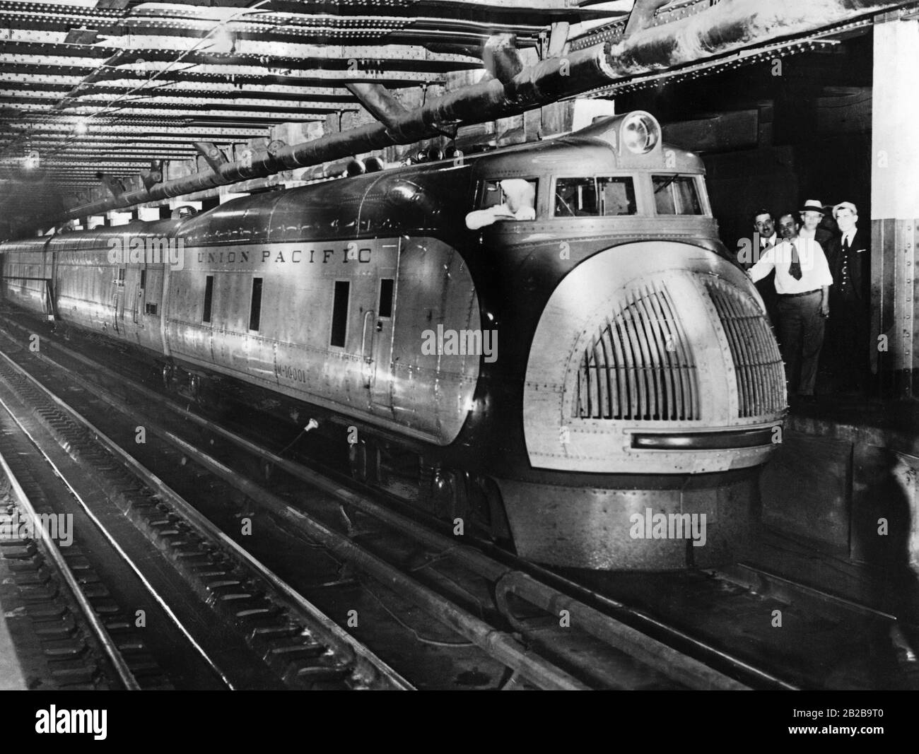 Train station in 1930s hi-res stock photography and images - Alamy