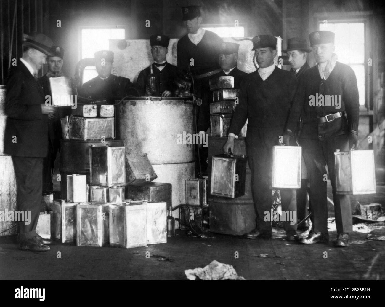 Prohibition 1920s hi-res stock photography and images - Alamy