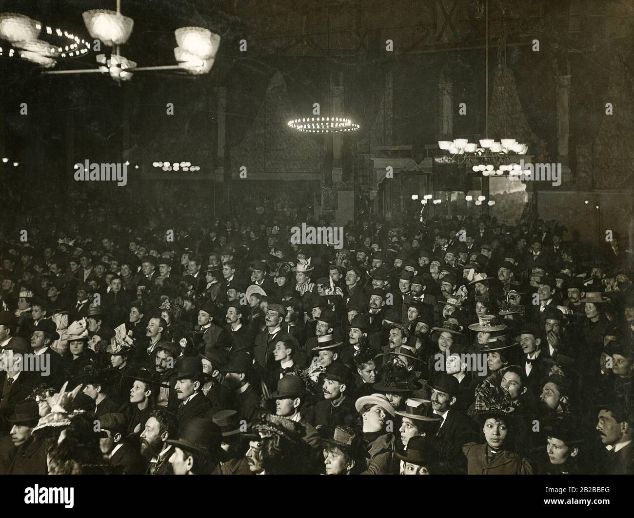 Fully occupied house in a Berlin theater Stock Photo - Alamy