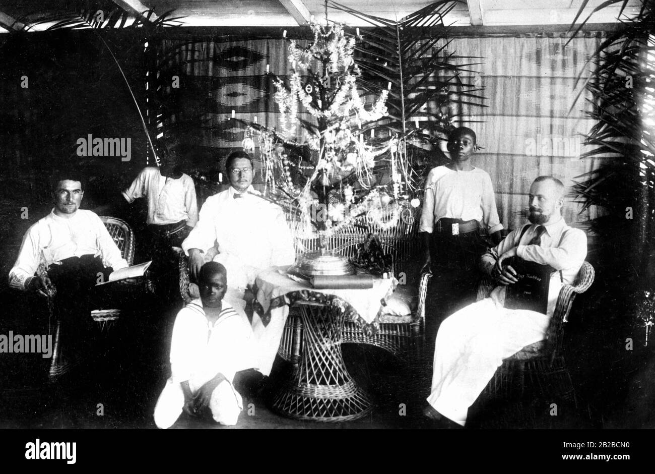 German settlers celebrate Christmas in the German colony of Kamerun ...