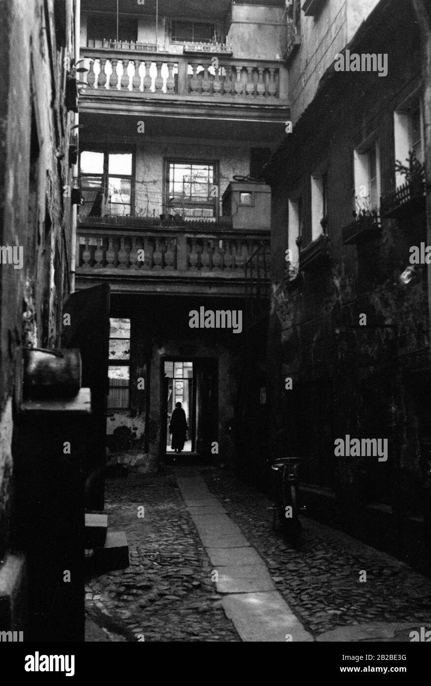 Tenement berlin Black and White Stock Photos & Images - Alamy