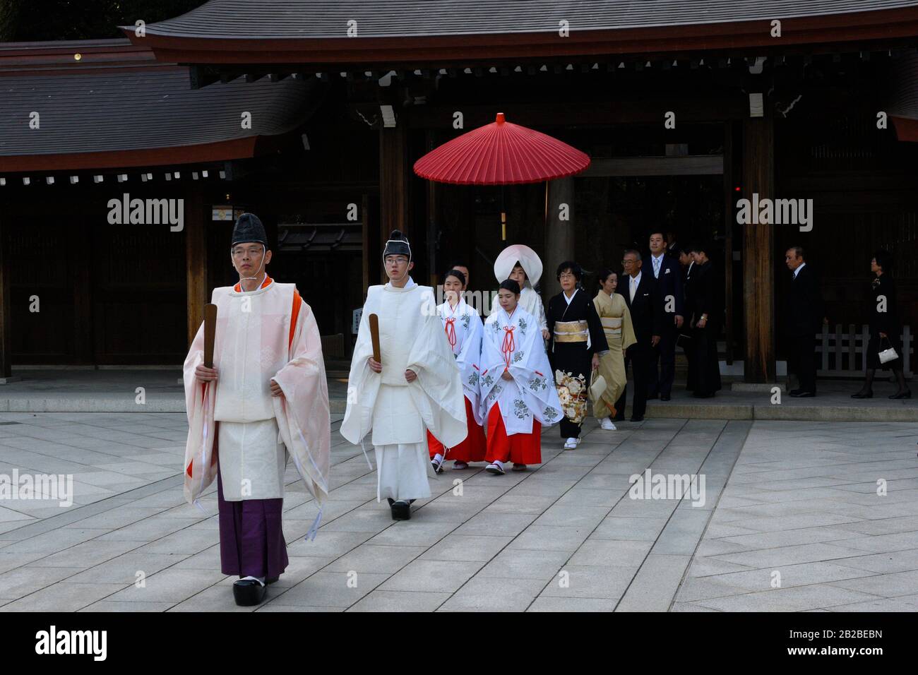 Shinto marriage hi-res stock photography and images - Alamy