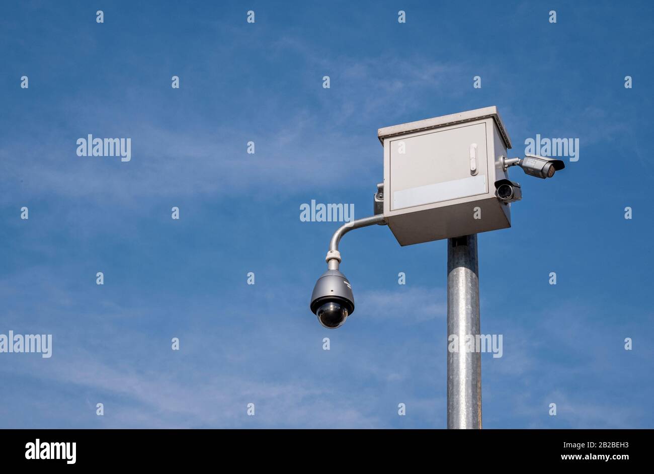 Cctv security camera on pole hi-res stock photography and images - Alamy